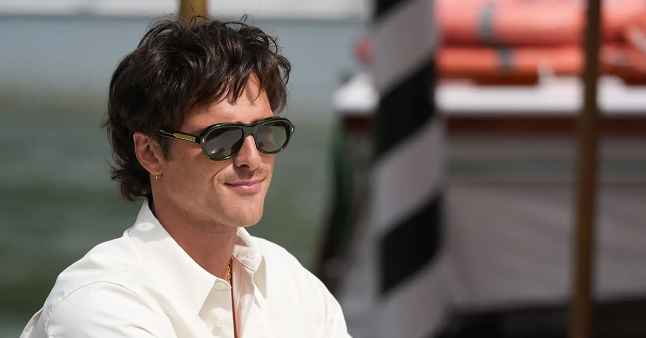 Cách mà hai chị em biến Jacob Elordi thành người đàn ông mặc đẹp nhất ở ...